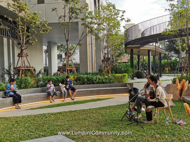 Lumpini Community - ลุมพินี เพลส เตาปูน อินเตอร์เชนจ์ ชวนเพื่อนมาชิลกับกิจกรรม "ดนตรีในสวน"